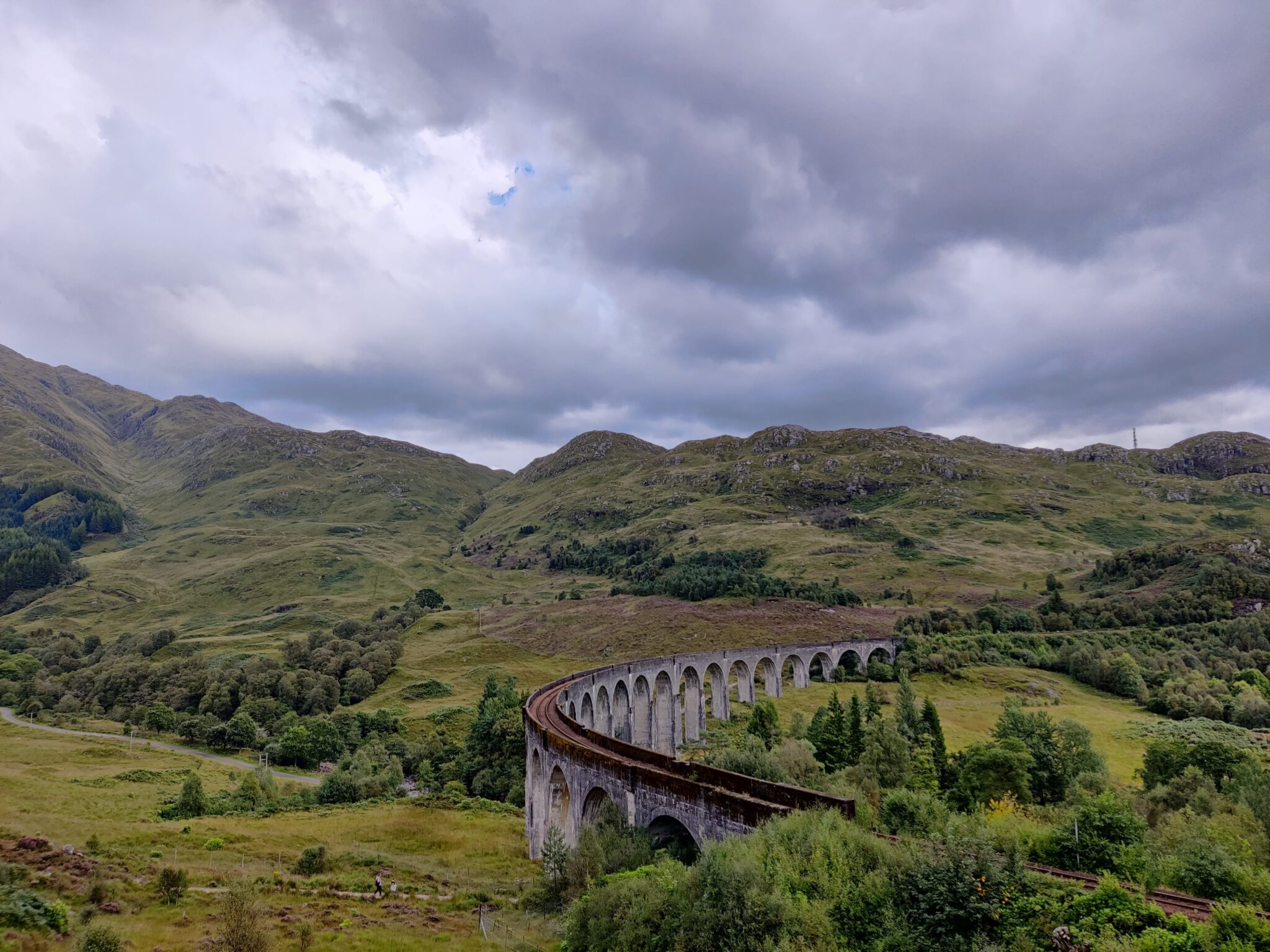 Glenfinnan Viaduct Viewpoint - How to See the Hogswarts Express